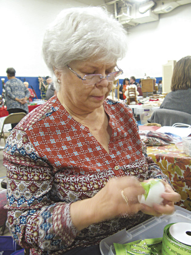 Warren Arts and Crafts Fair packs in crafts, buyers | News, Sports ...